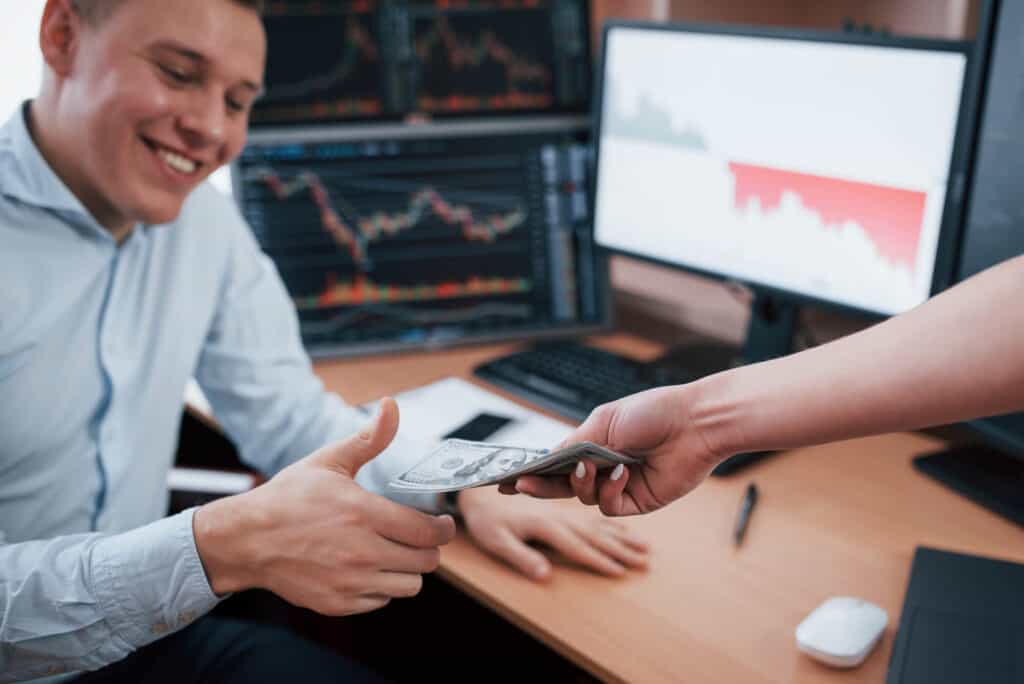 How to Make 1 Percent a Day Trading? [Reality behind This Dream]